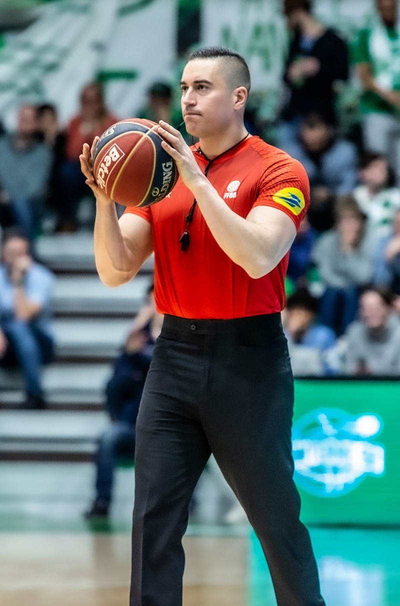 Les arbitres français à l’honneur | FFBB